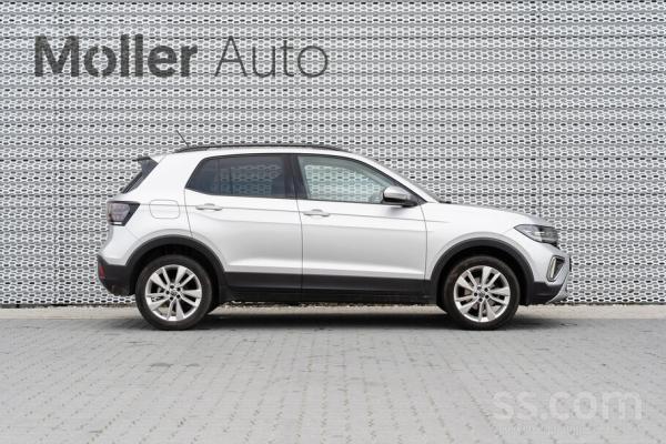 Grey Volkswagen T-Cross 2025 in Riga, with an engine capacity of 1.00 L and mileage of 45 thousand km for 22900 €, photo 6 on AUTOMOTO.COM.LV