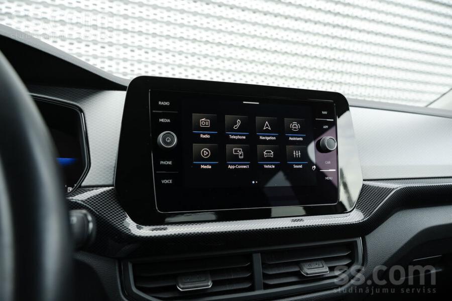Pelēks Volkswagen T-Cross 2025 Rīga, ar dzinēja tilpumu 1.00 L un nobraukumu 45 tūkst. km par 22900 €, foto 15 vietnē AUTOMOTO.COM.LV