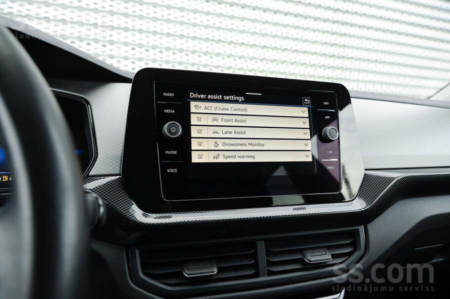 Pelēks Volkswagen T-Cross 2025 Rīga, ar dzinēja tilpumu 1.00 L un nobraukumu 45 tūkst. km par 22900 €, foto 18 vietnē AUTOMOTO.COM.LV