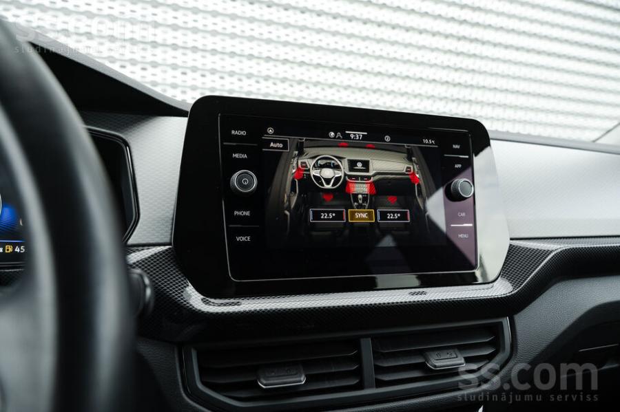 Pelēks Volkswagen T-Cross 2025 Rīga, ar dzinēja tilpumu 1.00 L un nobraukumu 45 tūkst. km par 22900 €, foto 20 vietnē AUTOMOTO.COM.LV