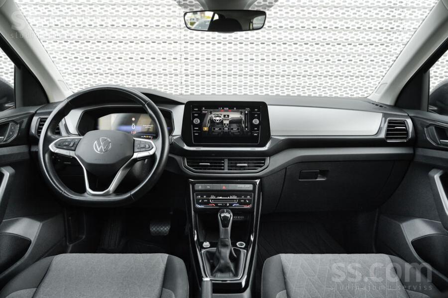 Pelēks Volkswagen T-Cross 2025 Rīga, ar dzinēja tilpumu 1.00 L un nobraukumu 46 tūkst. km par 22900 €, foto 7 vietnē AUTOMOTO.COM.LV