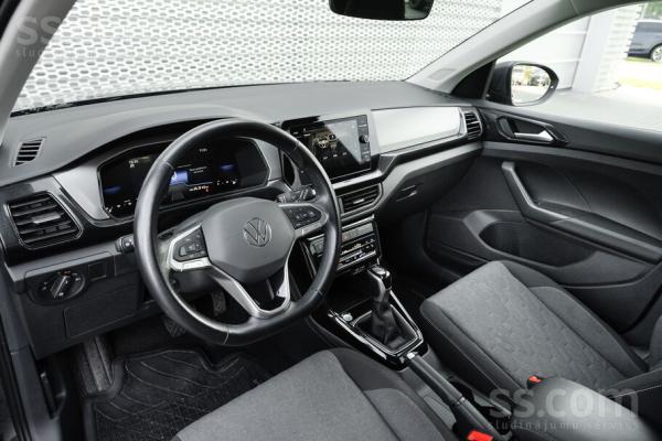 Grey Volkswagen T-Cross 2025 in Riga, with an engine capacity of 1.00 L and mileage of 46 thousand km for 22900 €, photo 9 on AUTOMOTO.COM.LV