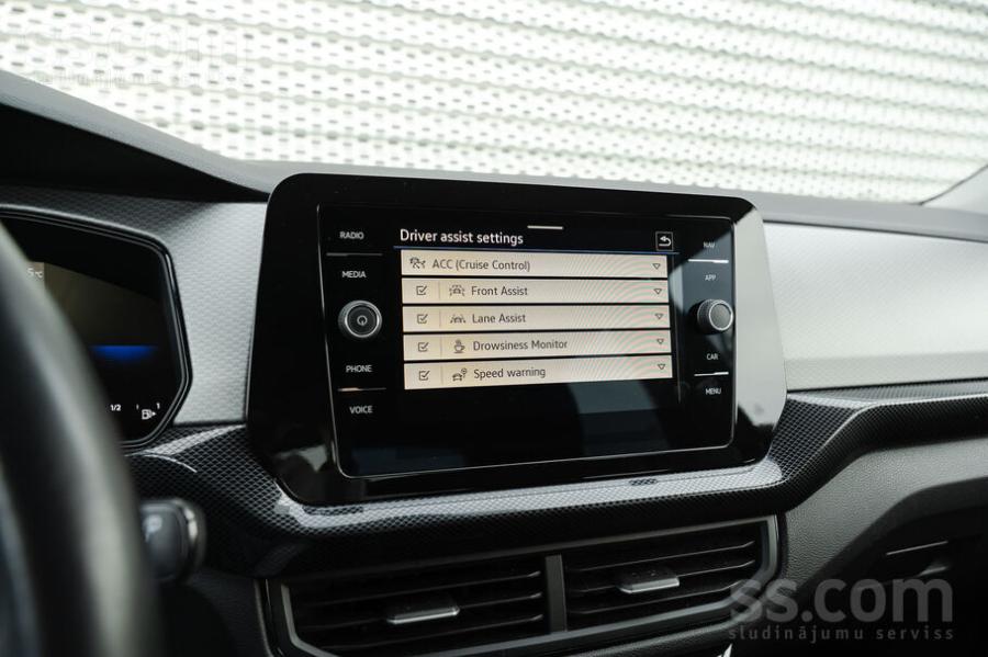 Pelēks Volkswagen T-Cross 2025 Rīga, ar dzinēja tilpumu 1.00 L un nobraukumu 46 tūkst. km par 22900 €, foto 19 vietnē AUTOMOTO.COM.LV