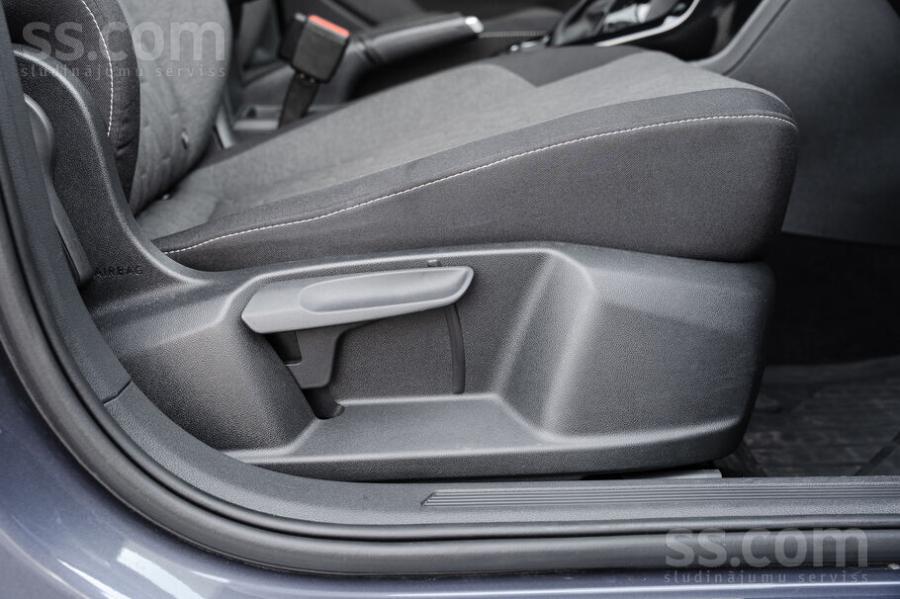 Pelēks Volkswagen T-Cross 2025 Rīga, ar dzinēja tilpumu 1.00 L un nobraukumu 46 tūkst. km par 22900 €, foto 23 vietnē AUTOMOTO.COM.LV