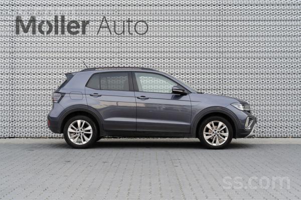 Grey Volkswagen T-Cross 2025 in Riga, with an engine capacity of 1.00 L and mileage of 43 thousand km for 22900 €, photo 6 on AUTOMOTO.COM.LV