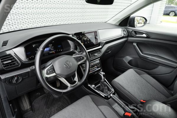 Grey Volkswagen T-Cross 2025 in Riga, with an engine capacity of 1.00 L and mileage of 43 thousand km for 22900 €, photo 9 on AUTOMOTO.COM.LV