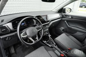 Серый Фольксваген T-Cross 2025 в Рига, объемом двигателя 1.00 л и пробегом 43 тыс. км за 22900 €, фото 9 на AUTOMOTO.COM.LV