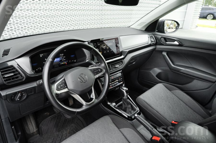 Серый Фольксваген T-Cross 2025 в Рига, объемом двигателя 1.00 л и пробегом 43 тыс. км за 22900 €, фото 9 на AUTOMOTO.COM.LV