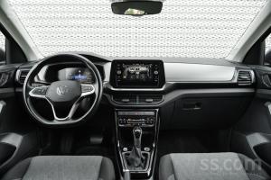 Pelēks Volkswagen T-Cross 2025 Rīga, ar dzinēja tilpumu 1.00 L un nobraukumu 43 tūkst. km par 22900 €, foto 7 vietnē AUTOMOTO.COM.LV