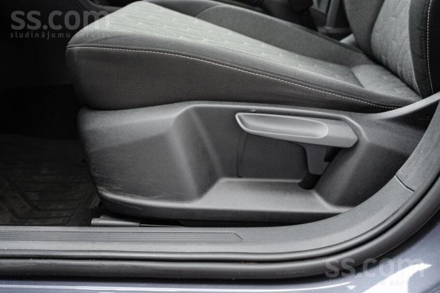 Pelēks Volkswagen T-Cross 2025 Rīga, ar dzinēja tilpumu 1.00 L un nobraukumu 43 tūkst. km par 22900 €, foto 10 vietnē AUTOMOTO.COM.LV