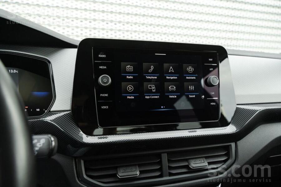 Pelēks Volkswagen T-Cross 2025 Rīga, ar dzinēja tilpumu 1.00 L un nobraukumu 43 tūkst. km par 22900 €, foto 16 vietnē AUTOMOTO.COM.LV