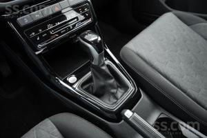 Pelēks Volkswagen T-Cross 2025 Rīga, ar dzinēja tilpumu 1.00 L un nobraukumu 43 tūkst. km par 22900 €, foto 22 vietnē AUTOMOTO.COM.LV