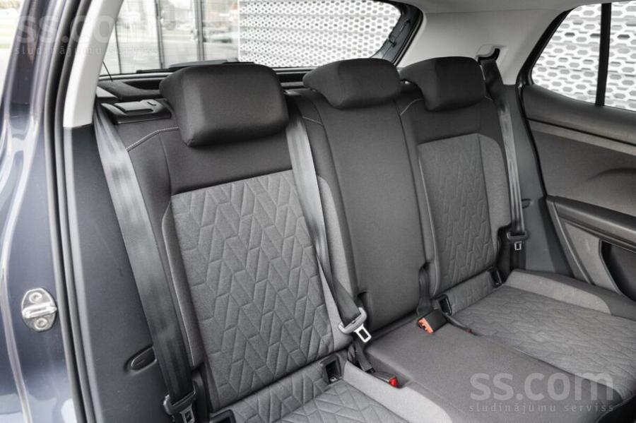 Pelēks Volkswagen T-Cross 2025 Rīga, ar dzinēja tilpumu 1.00 L un nobraukumu 43 tūkst. km par 22900 €, foto 26 vietnē AUTOMOTO.COM.LV