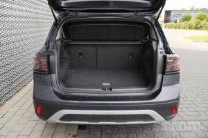 Pelēks Volkswagen T-Cross 2025 Rīga, ar dzinēja tilpumu 1.00 L un nobraukumu 43 tūkst. km par 22900 €, foto 27 vietnē AUTOMOTO.COM.LV