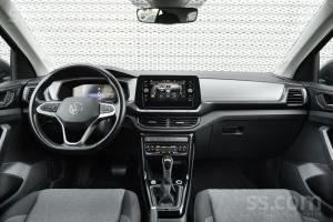 Grey Volkswagen T-Cross 2025 in Riga, with an engine capacity of 1.00 L and mileage of 46 thousand km for 22900 €, photo 7 on AUTOMOTO.COM.LV