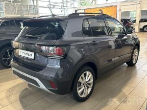 Pelēks Volkswagen T-Cross 2026 Valmiera, ar dzinēja tilpumu 1.00 L un nobraukumu 0 tūkst. km par 23020 €, foto 5 vietnē AUTOMOTO.COM.LV