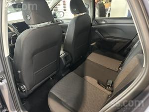 Pelēks Volkswagen T-Cross 2026 Valmiera, ar dzinēja tilpumu 1.00 L un nobraukumu 0 tūkst. km par 23020 €, foto 10 vietnē AUTOMOTO.COM.LV
