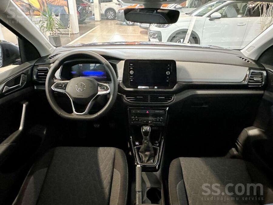 Pelēks Volkswagen T-Cross 2026 Valmiera, ar dzinēja tilpumu 1.00 L un nobraukumu 0 tūkst. km par 23020 €, foto 11 vietnē AUTOMOTO.COM.LV