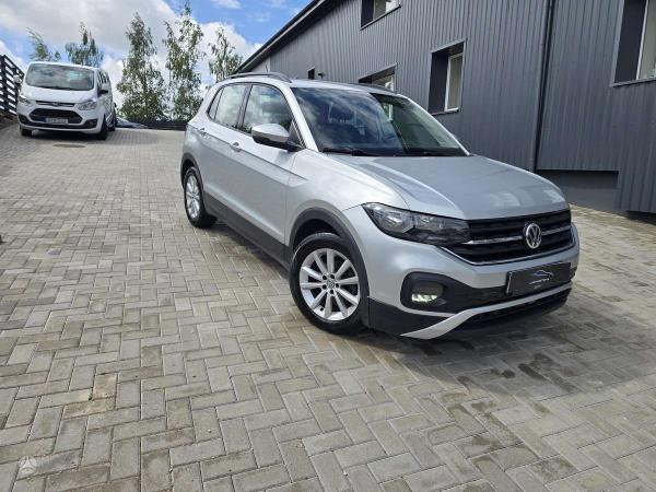 Grey Volkswagen T-Cross 2020 in Telschi, with an engine capacity of 1.60 L and mileage of 200 thousand km for 11399 €, photo 5 on AUTOMOTO.COM.LV