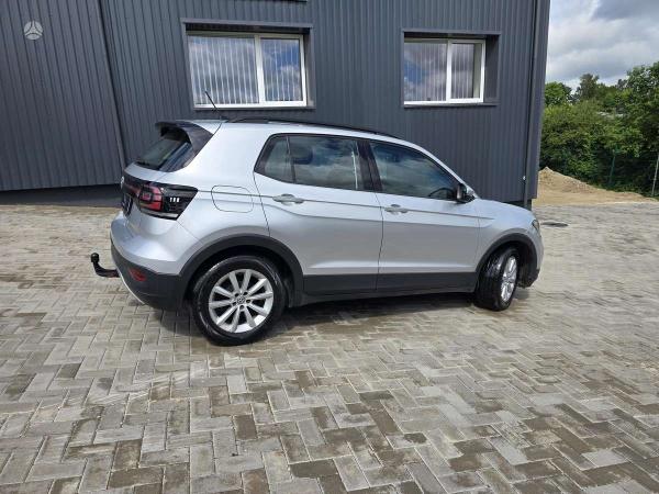 Grey Volkswagen T-Cross 2020 in Telschi, with an engine capacity of 1.60 L and mileage of 200 thousand km for 11399 €, photo 7 on AUTOMOTO.COM.LV