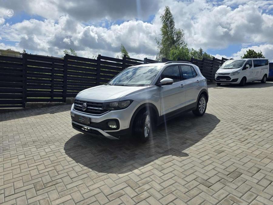 Grey Volkswagen T-Cross 2020 in Telschi, with an engine capacity of 1.60 L and mileage of 200 thousand km for 11399 €, photo 12 on AUTOMOTO.COM.LV