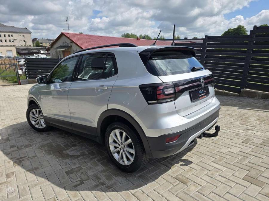 Grey Volkswagen T-Cross 2020 in Telschi, with an engine capacity of 1.60 L and mileage of 200 thousand km for 11399 €, photo 15 on AUTOMOTO.COM.LV