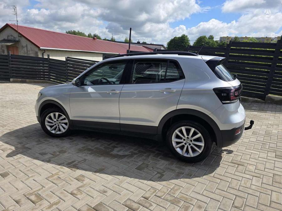 Grey Volkswagen T-Cross 2020 in Telschi, with an engine capacity of 1.60 L and mileage of 200 thousand km for 11399 €, photo 16 on AUTOMOTO.COM.LV