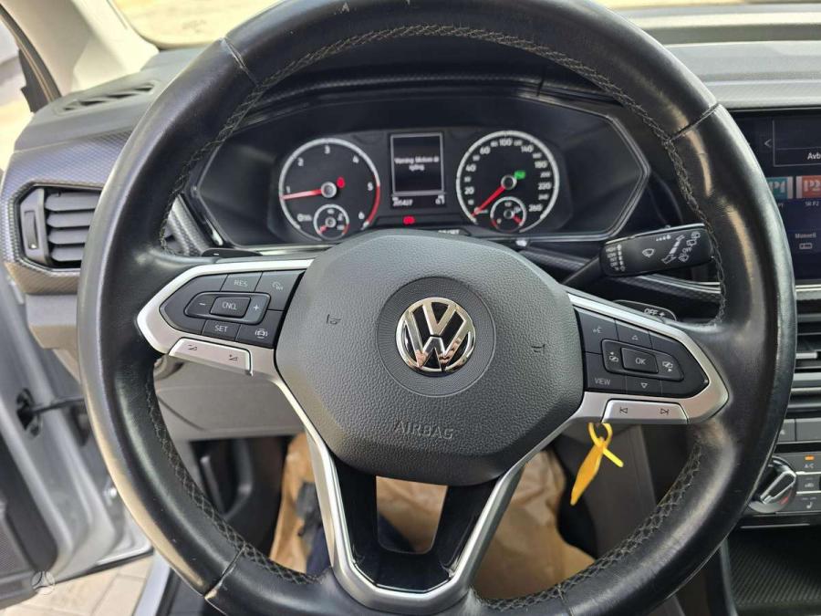 Grey Volkswagen T-Cross 2020 in Telschi, with an engine capacity of 1.60 L and mileage of 200 thousand km for 11399 €, photo 21 on AUTOMOTO.COM.LV