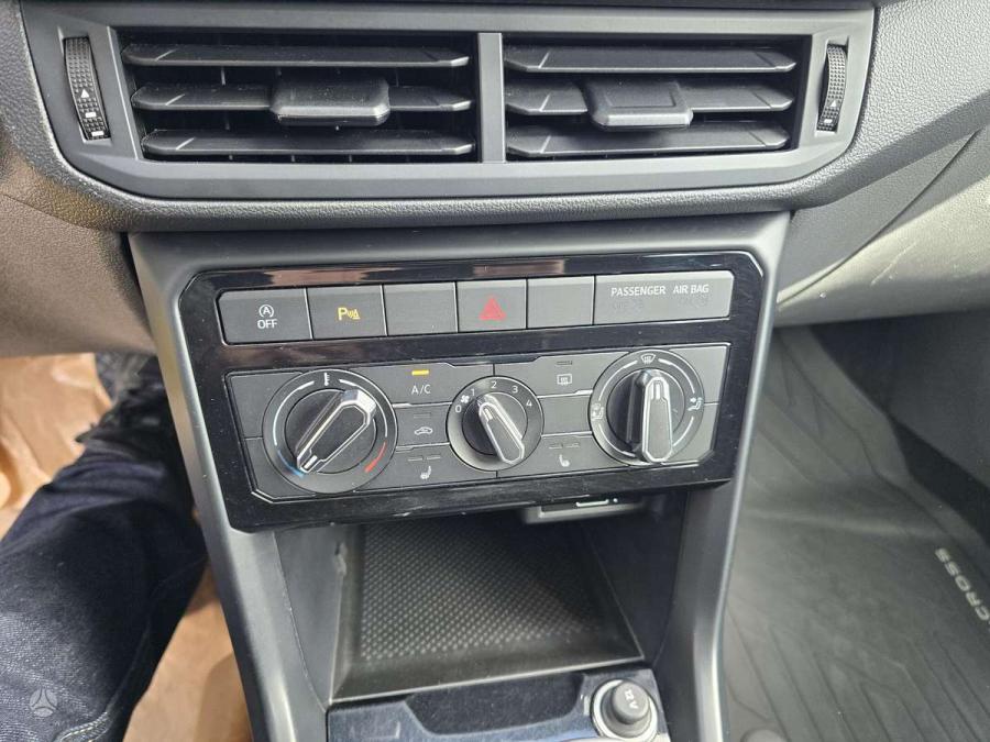 Grey Volkswagen T-Cross 2020 in Telschi, with an engine capacity of 1.60 L and mileage of 200 thousand km for 11399 €, photo 25 on AUTOMOTO.COM.LV
