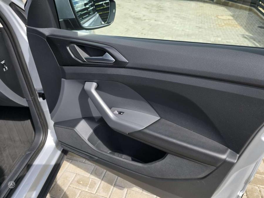 Grey Volkswagen T-Cross 2020 in Telschi, with an engine capacity of 1.60 L and mileage of 200 thousand km for 11399 €, photo 27 on AUTOMOTO.COM.LV