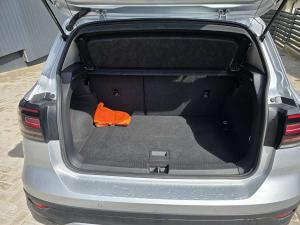 Grey Volkswagen T-Cross 2020 in Telschi, with an engine capacity of 1.60 L and mileage of 200 thousand km for 11399 €, photo 32 on AUTOMOTO.COM.LV