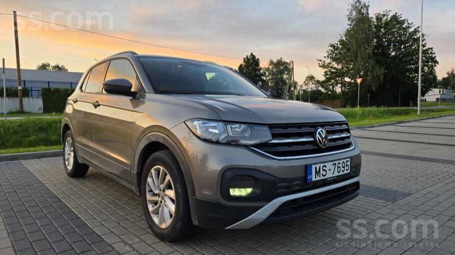 Grey Volkswagen T-Cross 2021 in Riga, with an engine capacity of 1.00 L and mileage of 48 thousand km for 18500 €, photo 1 on AUTOMOTO.COM.LV