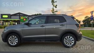 Grey Volkswagen T-Cross 2021 in Riga, with an engine capacity of 1.00 L and mileage of 48 thousand km for 18500 €, photo 3 on AUTOMOTO.COM.LV