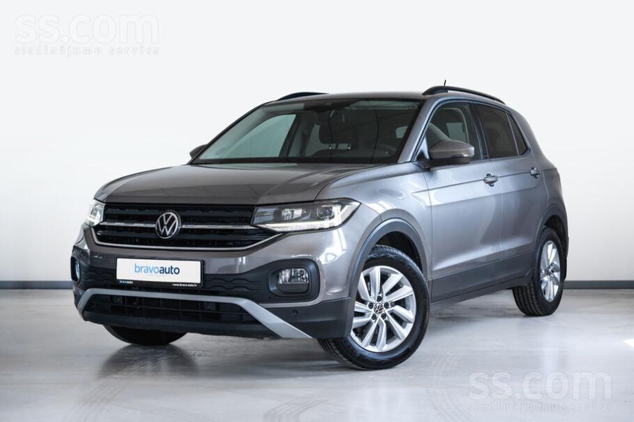 Серый Фольксваген T-Cross 2021 в Рига, объемом двигателя 1.50 л и пробегом 37 тыс. км за 16990 €, фото 1 на AUTOMOTO.COM.LV