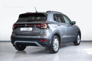 Серый Фольксваген T-Cross 2021 в Рига, объемом двигателя 1.50 л и пробегом 37 тыс. км за 16990 €, фото 5 на AUTOMOTO.COM.LV
