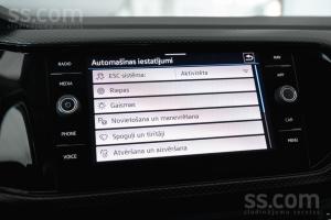 Серый Фольксваген T-Cross 2021 в Рига, объемом двигателя 1.50 л и пробегом 37 тыс. км за 16990 €, фото 22 на AUTOMOTO.COM.LV