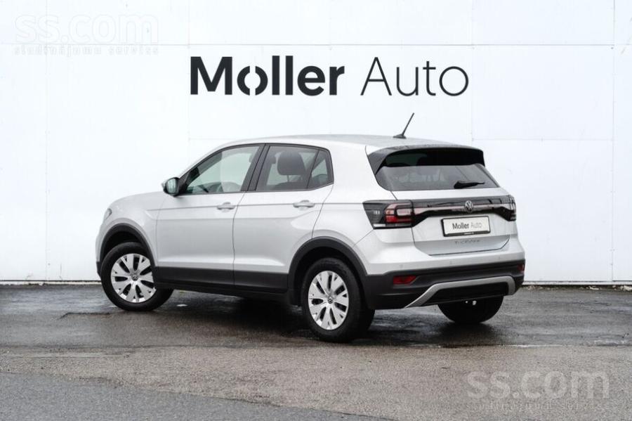 Grey Volkswagen T-Cross 2021 in Riga, with an engine capacity of 1.00 L and mileage of 92 thousand km for 14950 €, photo 3 on AUTOMOTO.COM.LV
