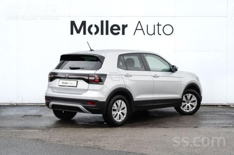 Grey Volkswagen T-Cross 2021 in Riga, with an engine capacity of 1.00 L and mileage of 92 thousand km for 14950 €, photo 4 on AUTOMOTO.COM.LV