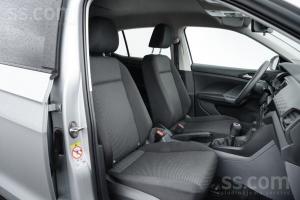 Grey Volkswagen T-Cross 2021 in Riga, with an engine capacity of 1.00 L and mileage of 92 thousand km for 14950 €, photo 6 on AUTOMOTO.COM.LV