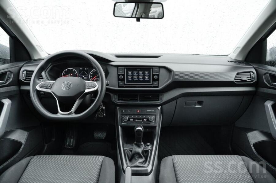 Grey Volkswagen T-Cross 2021 in Riga, with an engine capacity of 1.00 L and mileage of 92 thousand km for 14950 €, photo 19 on AUTOMOTO.COM.LV