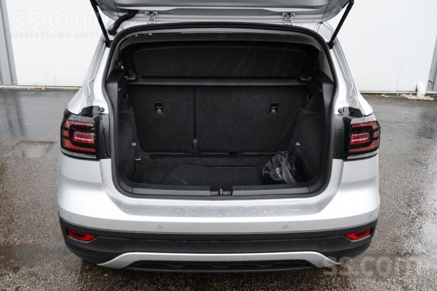 Grey Volkswagen T-Cross 2021 in Riga, with an engine capacity of 1.00 L and mileage of 92 thousand km for 14950 €, photo 20 on AUTOMOTO.COM.LV