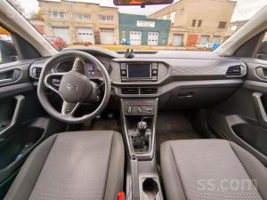 Pelēks Volkswagen T-Cross 2021 Rīga, ar dzinēja tilpumu 1.00 L un nobraukumu 129 tūkst. km par 10800 €, foto 6 vietnē AUTOMOTO.COM.LV
