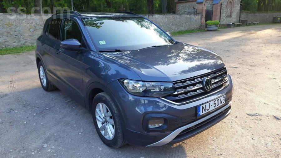 Grey Volkswagen T-Cross 2022 in Riga, with an engine capacity of 1.00 L and mileage of 56 thousand km for 18500 €, photo 3 on AUTOMOTO.COM.LV