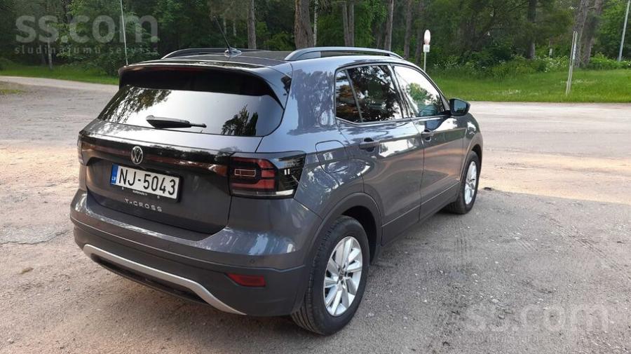 Grey Volkswagen T-Cross 2022 in Riga, with an engine capacity of 1.00 L and mileage of 56 thousand km for 18500 €, photo 5 on AUTOMOTO.COM.LV