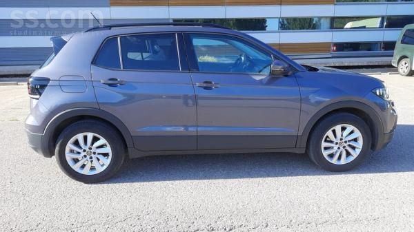 Pelēks Volkswagen T-Cross 2022 Rīga, ar dzinēja tilpumu 1.00 L un nobraukumu 73 tūkst. km par 16500 €, foto 2 vietnē AUTOMOTO.COM.LV