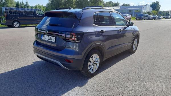Pelēks Volkswagen T-Cross 2022 Rīga, ar dzinēja tilpumu 1.00 L un nobraukumu 73 tūkst. km par 16500 €, foto 3 vietnē AUTOMOTO.COM.LV