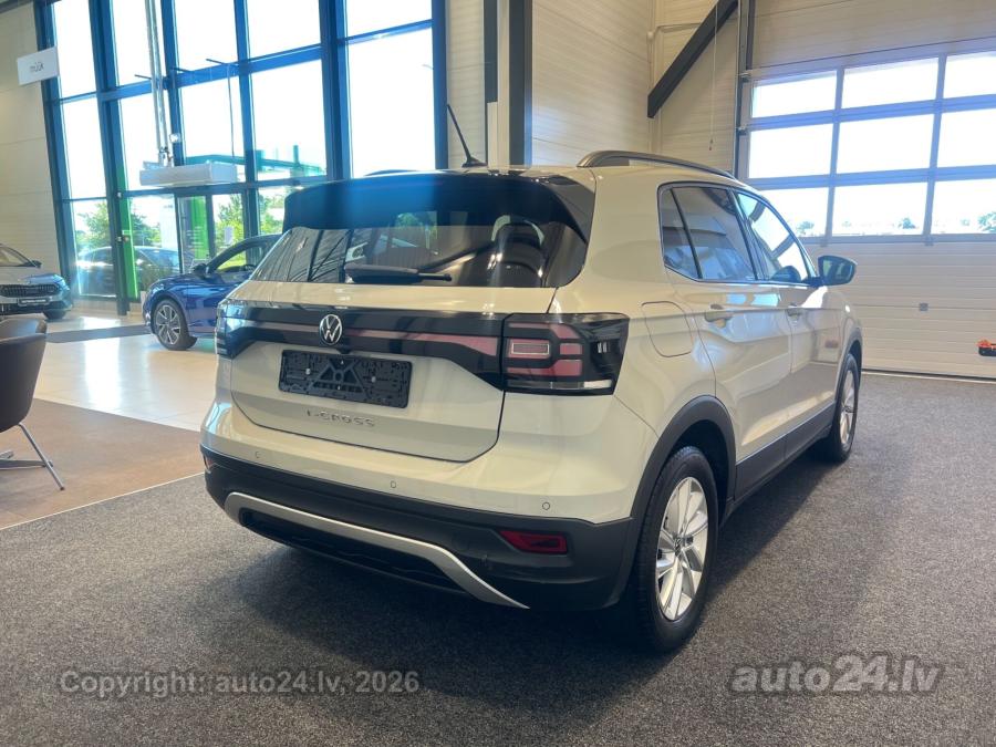Pelēks Volkswagen T-Cross 2023 Rakvere, ar dzinēja tilpumu 1.00 L un nobraukumu 87 tūkst. km par 17999 €, foto 4 vietnē AUTOMOTO.COM.LV