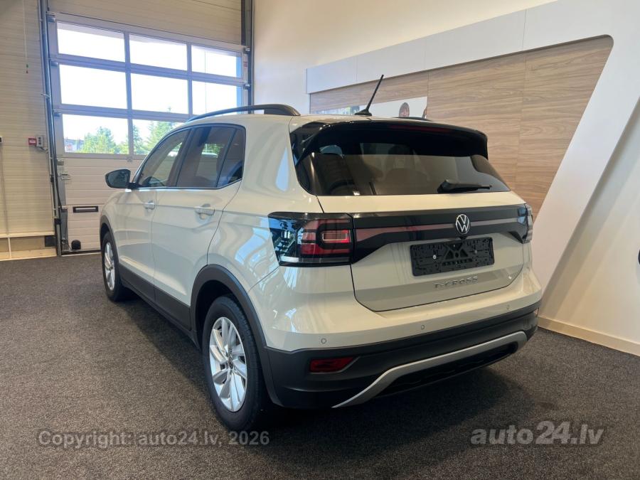 Pelēks Volkswagen T-Cross 2023 Rakvere, ar dzinēja tilpumu 1.00 L un nobraukumu 87 tūkst. km par 17999 €, foto 5 vietnē AUTOMOTO.COM.LV