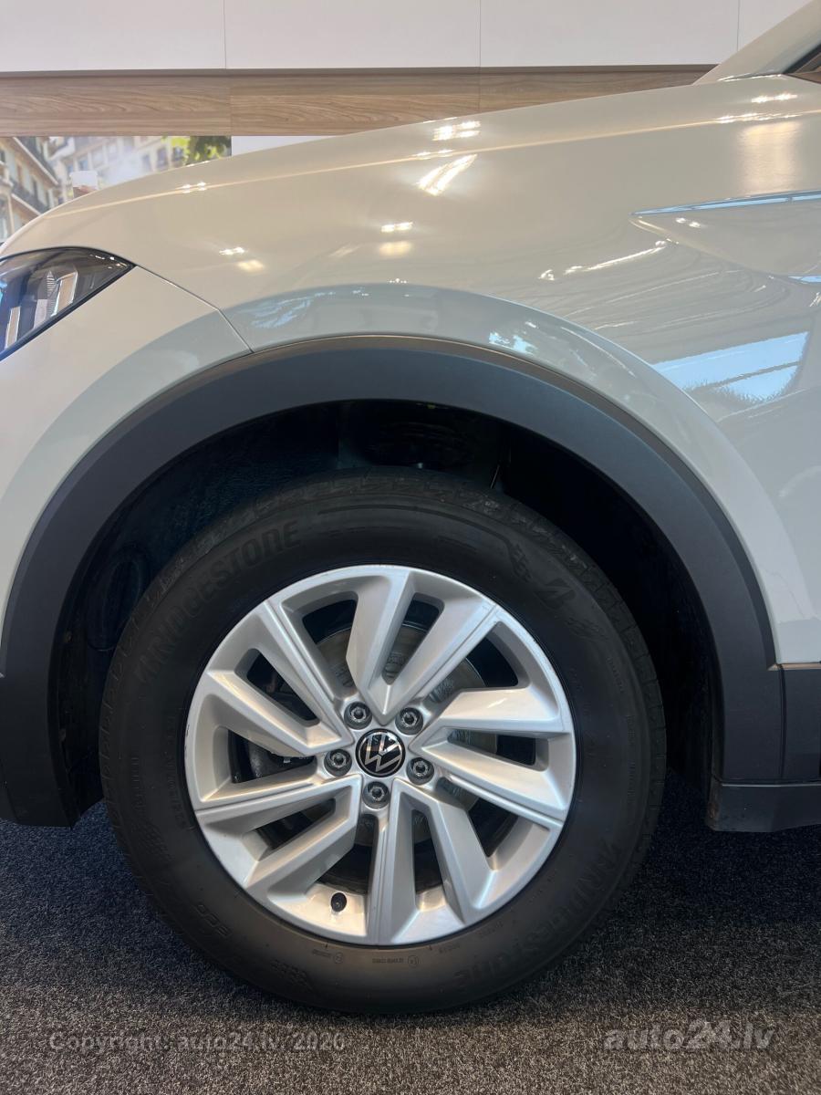 Pelēks Volkswagen T-Cross 2023 Rakvere, ar dzinēja tilpumu 1.00 L un nobraukumu 87 tūkst. km par 17999 €, foto 10 vietnē AUTOMOTO.COM.LV