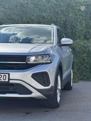 Серый Фольксваген T-Cross 2024 в Вильнюс, объемом двигателя 1.00 л и пробегом 68 тыс. км за 18900 €, фото 4 на AUTOMOTO.COM.LV